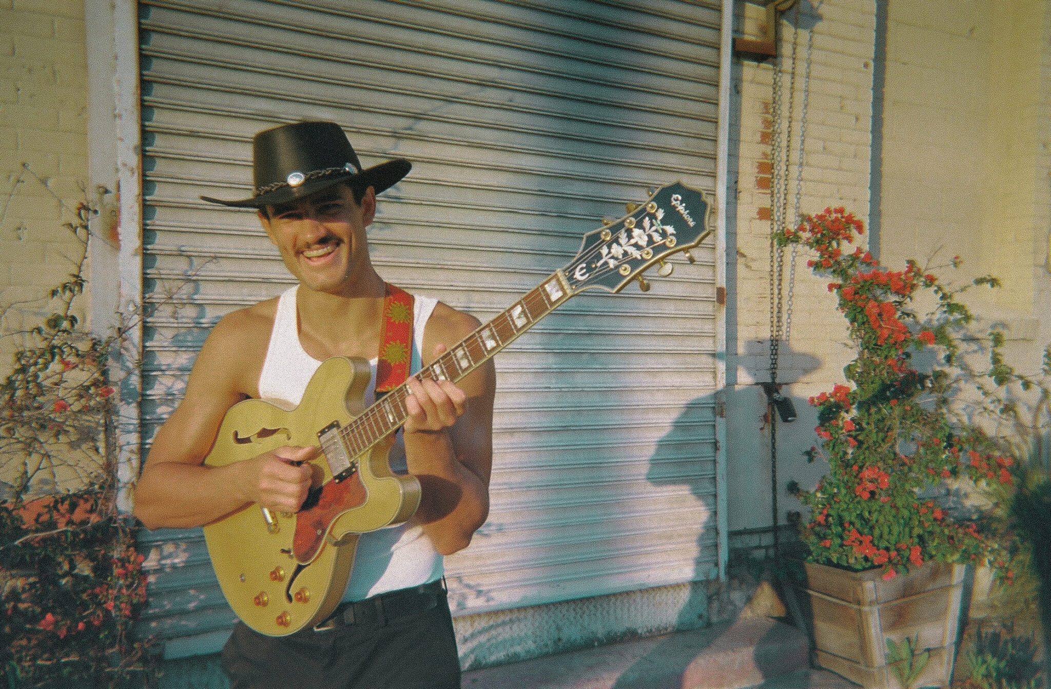 The Dirt Man, Carter Vail Comes Clean - Groovevolt